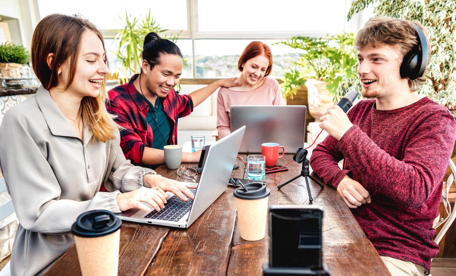 Devenir créateur sur MYM Creator : conditions, inscription et conseils